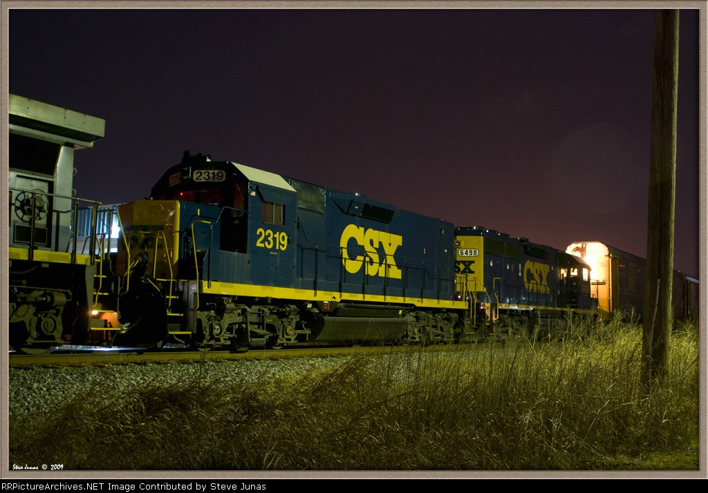 CSX 2319 and 6498 of Q237